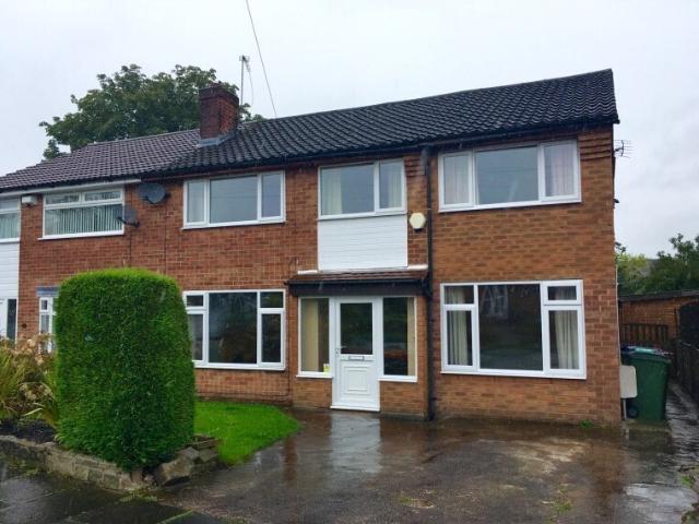 House for rent Rossendale Road, Sk8