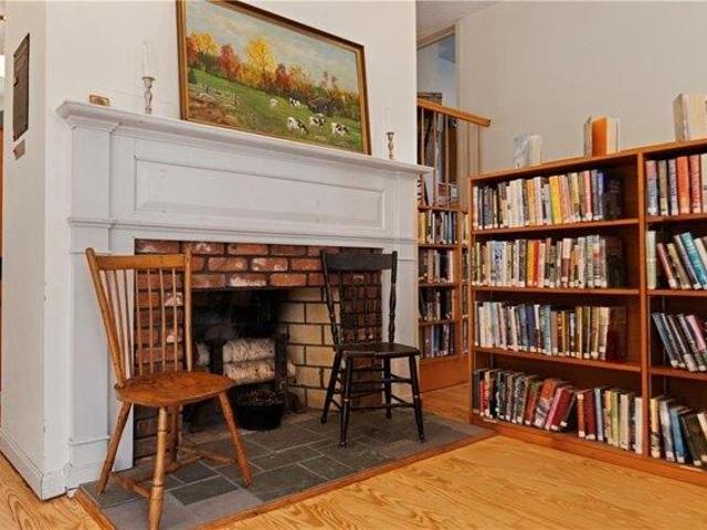 house Foster RI ES104904605