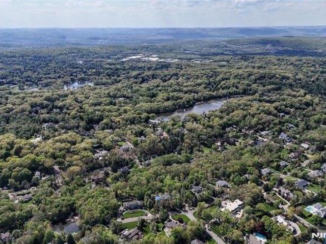 house Franklin Lakes NJ DS102476082