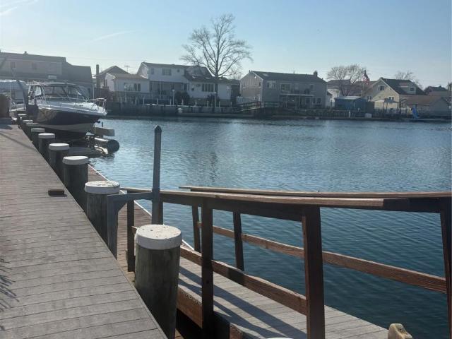 house Freeport NY ES100491431