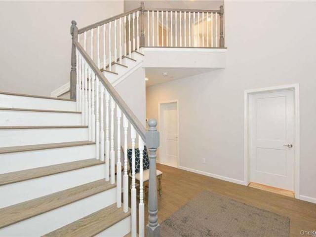 house Freeport NY ES100528260