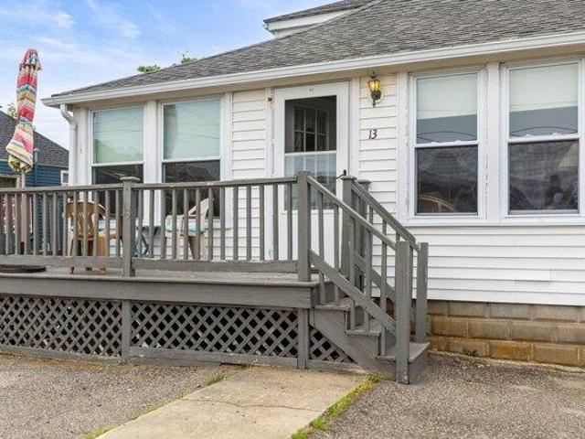 house Hampton NH DLS102119554
