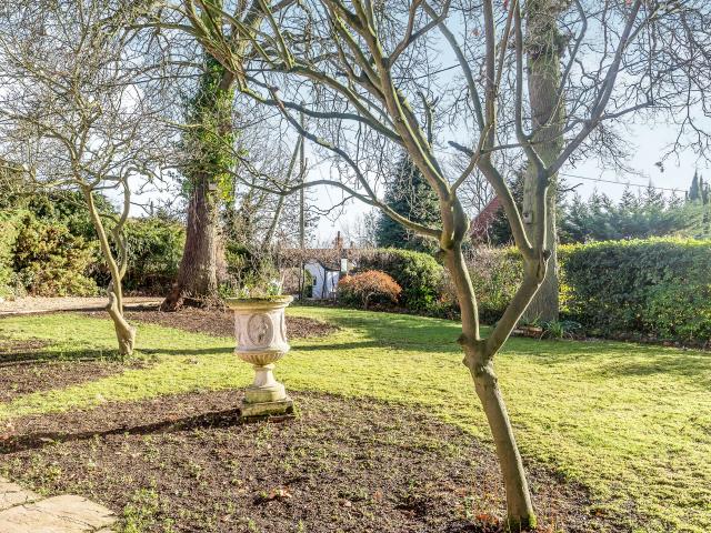 house Hillway, Woburn Sands, MK17 8UL