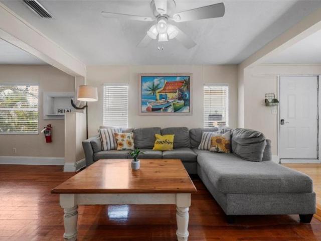 house Holmes Beach FL DS102520322