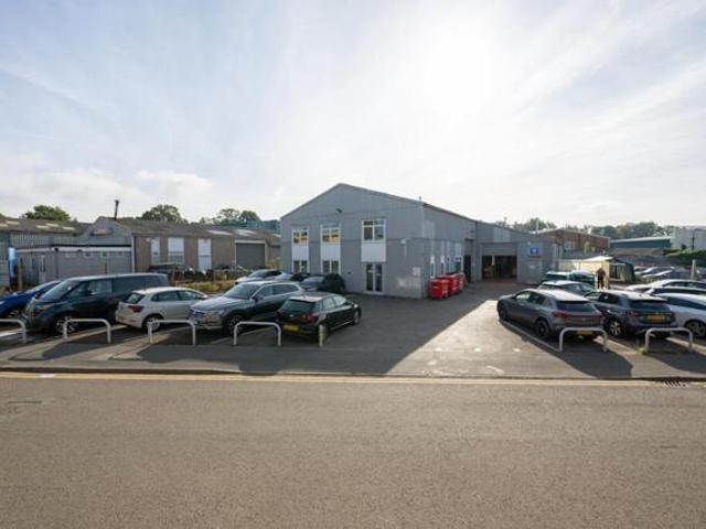 House Horsham West Sussex LS99344673