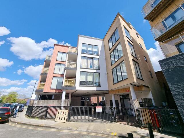 House Hounslow Greater London LS100541299