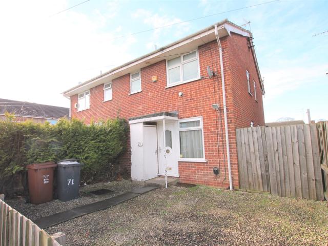 house in 71 Boulsworth Avenue, Hull, HU6 7DZ