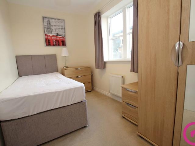 house in 8 Pinewood Drive, Cheltenham, GL51