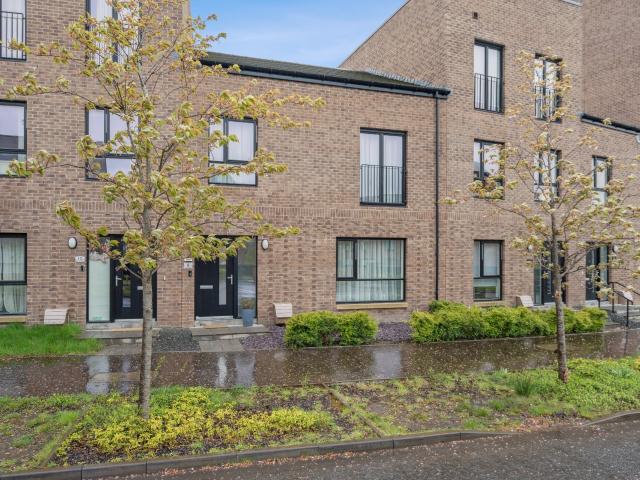 house in 8 Sighthill Circus, Northbridge, G4 0FA