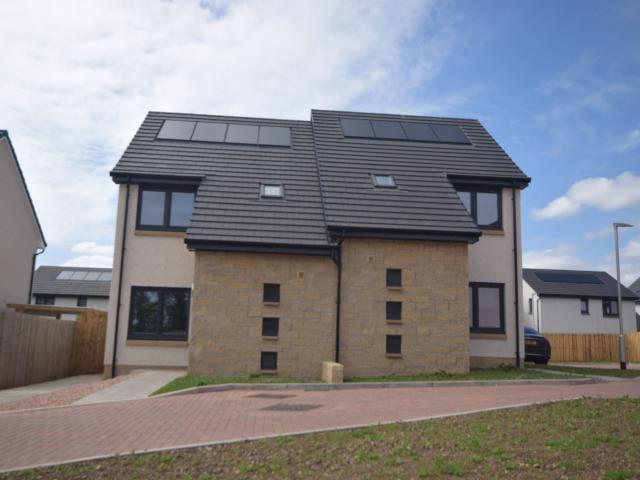 house in 9 Quoich Avenuve, Crieff, PH7 3FN