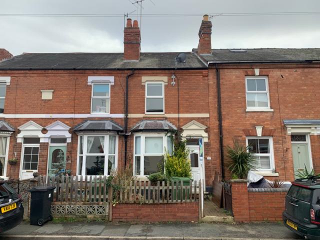house in 10 Middle Road, Worcester, Worcestershire, WR2 4HT