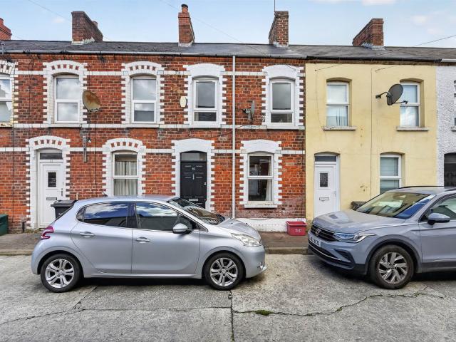 house in 19 Maryville Avenue, Belfast, BT9 7HE