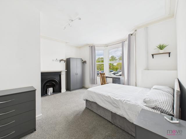 house in 1 Midland Road, Gloucester, GL1