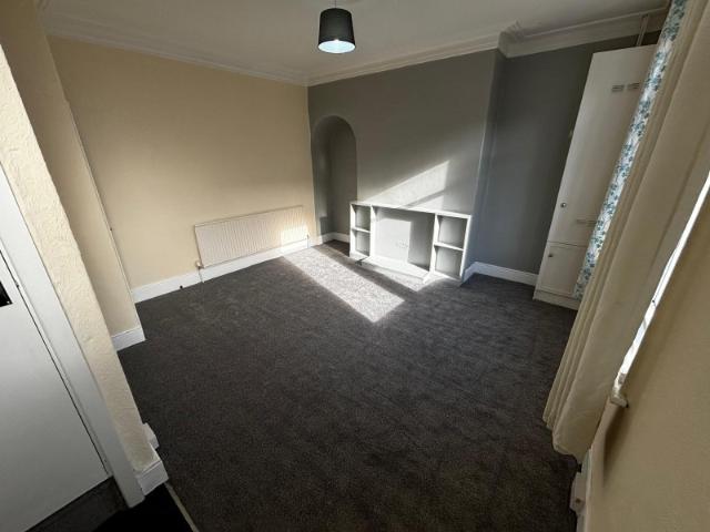 house in 37 Longroyd Grove, LS11 5HF