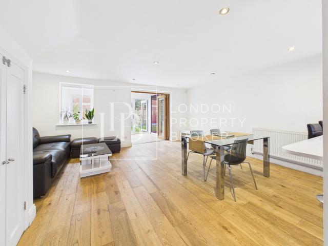 House in Telegraph Place, London, E14