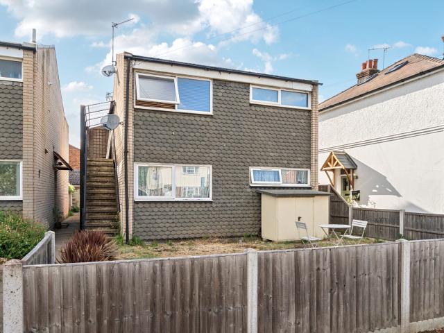 house in Walton on Thames