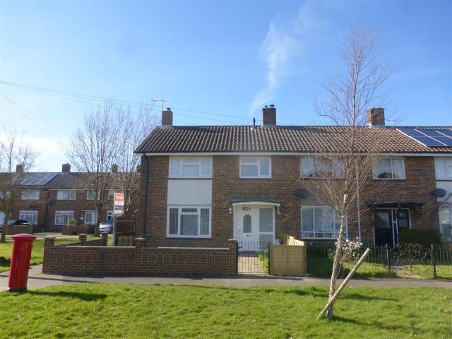 house in Walnut Lane Crawley RH11