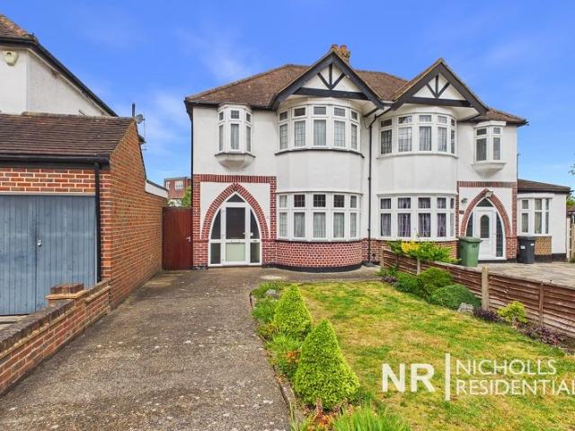 house in Waverley Road, Stoneleigh