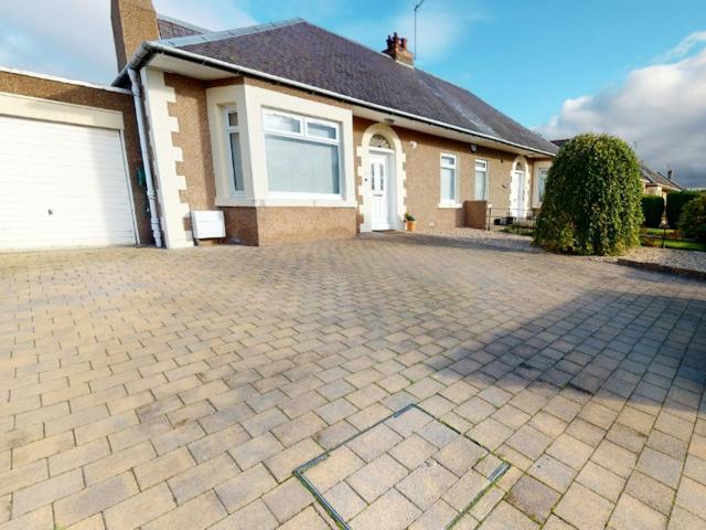 house in West Craigs Avenue Maybury, Edinburgh, EH12