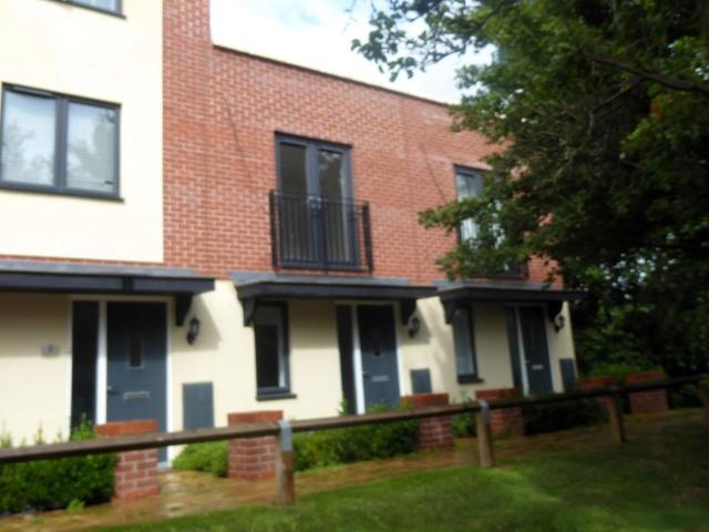 house in Wildfell Walk, Marina Gardens, Duston, Northampton, NN5 4FZ
