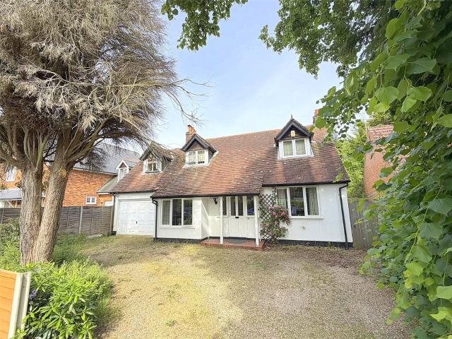 house in Wood Lane, Fleet, Hampshire, GU51 3DX