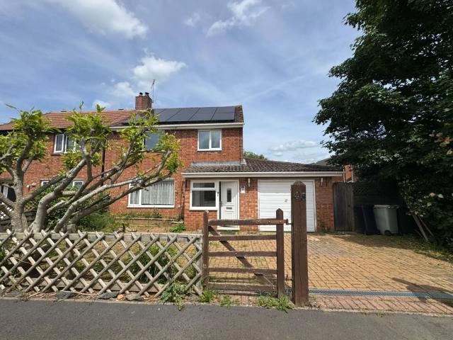 house in Woodland View Oakham, LE15
