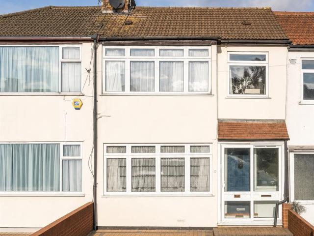 House In Albany Park Avenue, Enfield En3