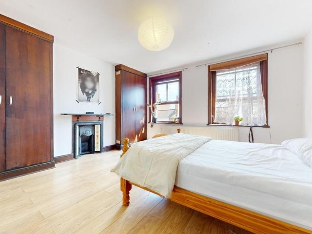house in Ashfield Street, White Chapel, London, E1 2HA