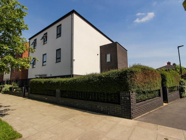 house in Balby, Doncaster Dn4 8DZ