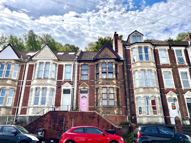 house in Bath Road, Brislington, BS4