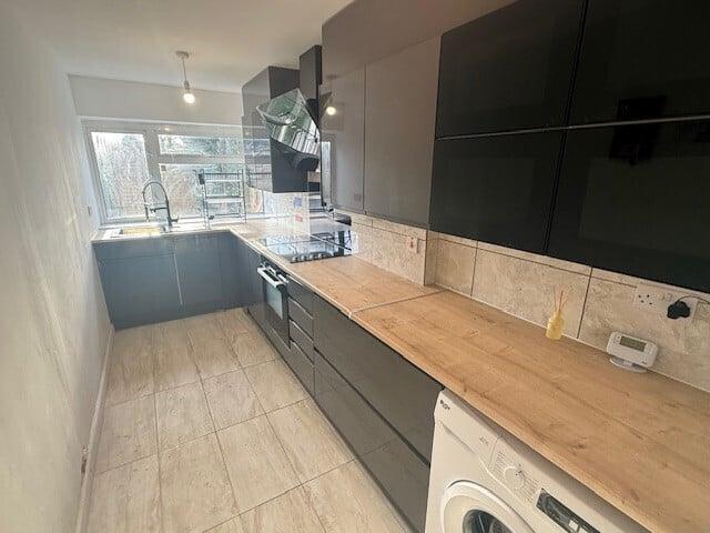 house in Belfast Walk, Chaddesden, Derby, DE21 6TY