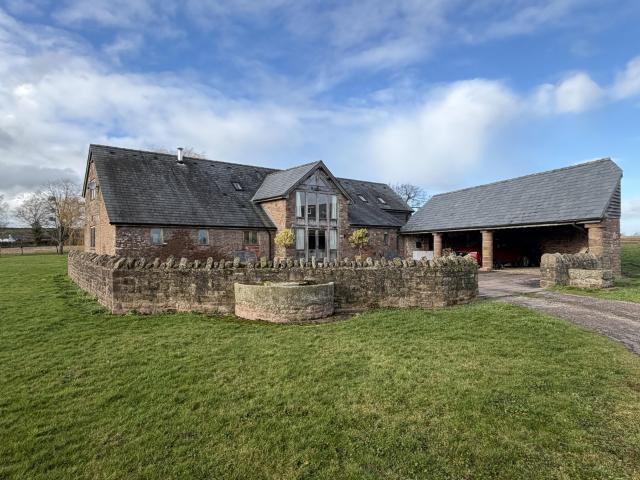 house in Black Norle Barn Glewstone Ross on wye HR9 6BA
