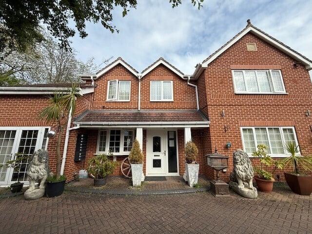 house in Brookwood Crescent, Carlton, NG4 1FU