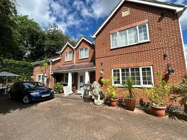 house in Brookwood Crescent, Carlton, Nottingham, NG4 1FU