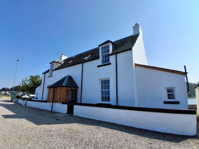 house in Brassey House, The Sea Lock Clachnaharry, Highland, Inverness, IV3 8RE