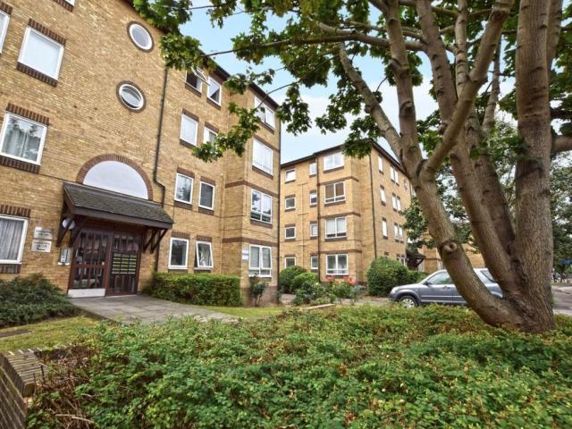 house in Chaucer drive, London, SE1
