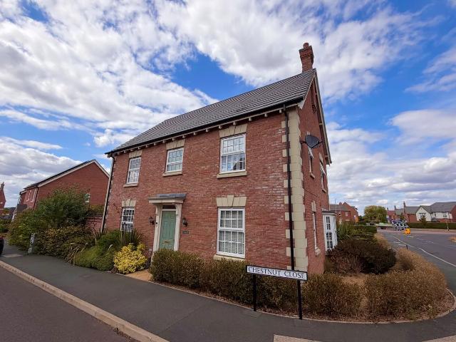 house in Chestnut Close, Burton upon Trent, DE14 2FX