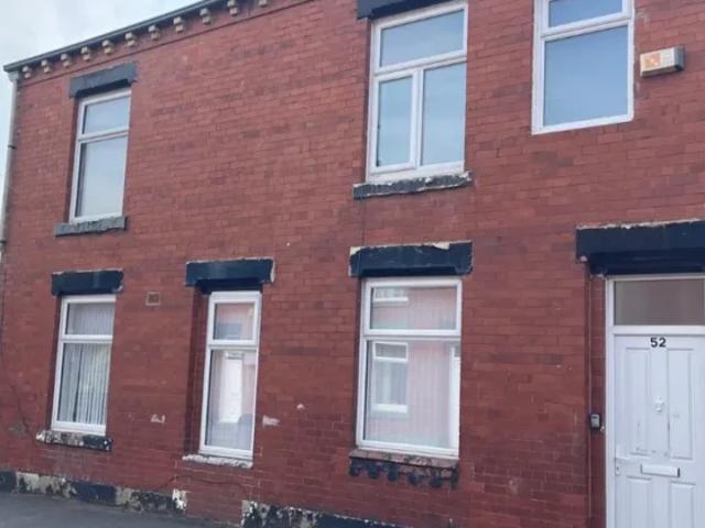 House In County Street, Oldham Ol8