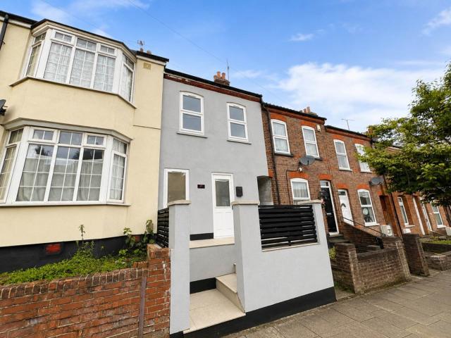 house in Ferndale Road, Luton