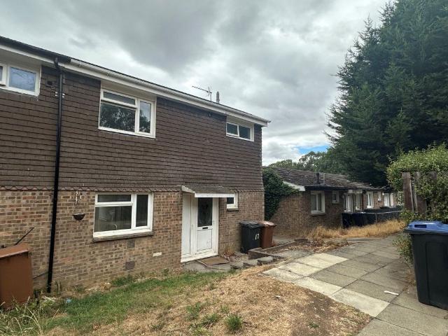 house in Flaxwell Court, Standens Barn, Northampton, NN3 9DF