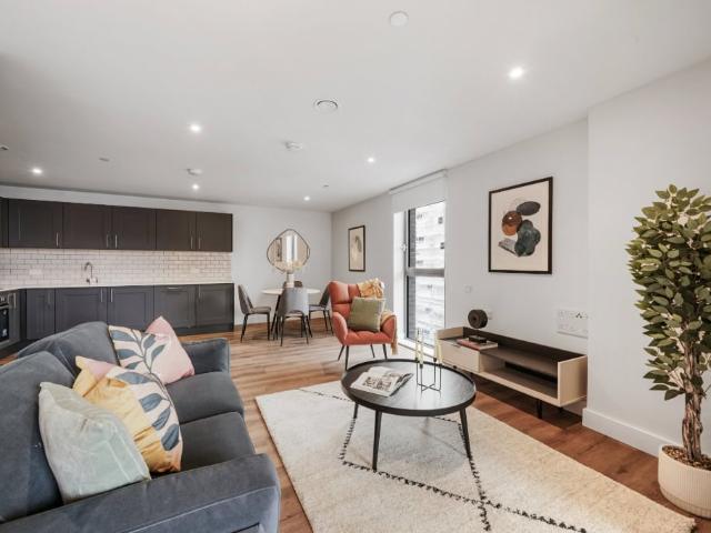 house in Francis House, Maidenhead, SL6 1TY