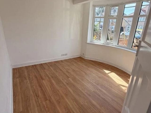 house in Glamis Crescent, Hayes, UB3 1QA