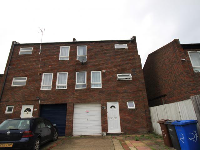 house in HA8 Edgware United Kingdom