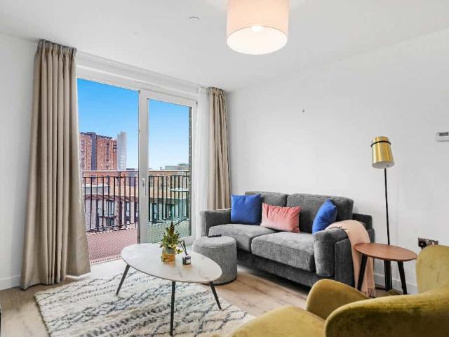 house in Hearth, Manchester, M5 4RN