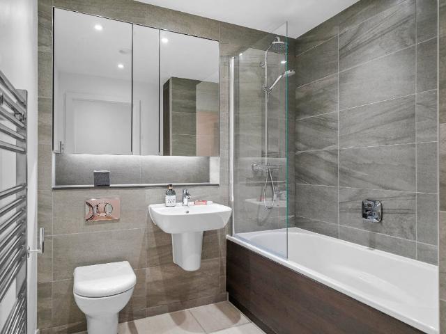 house in Hearth, Manchester, M5 4RN