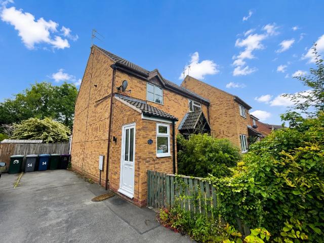 house in Herons Court, NG2