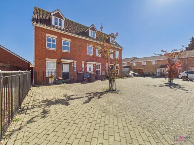 house in Ince Castle Way, Gloucester, GL1