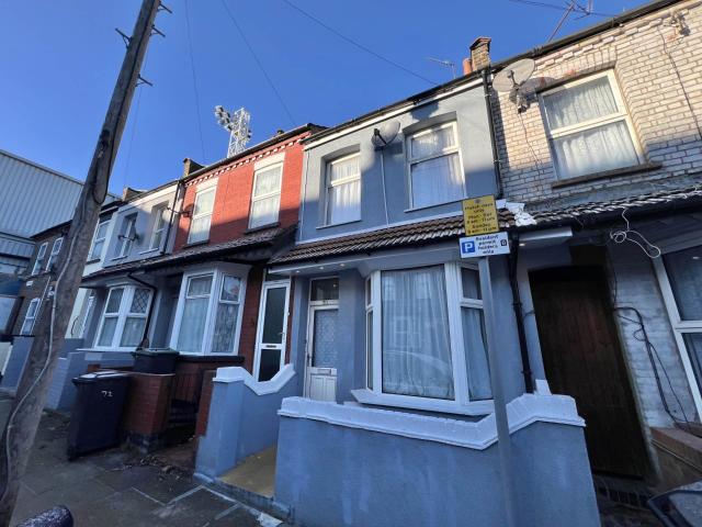 house in Ivy Road, Luton