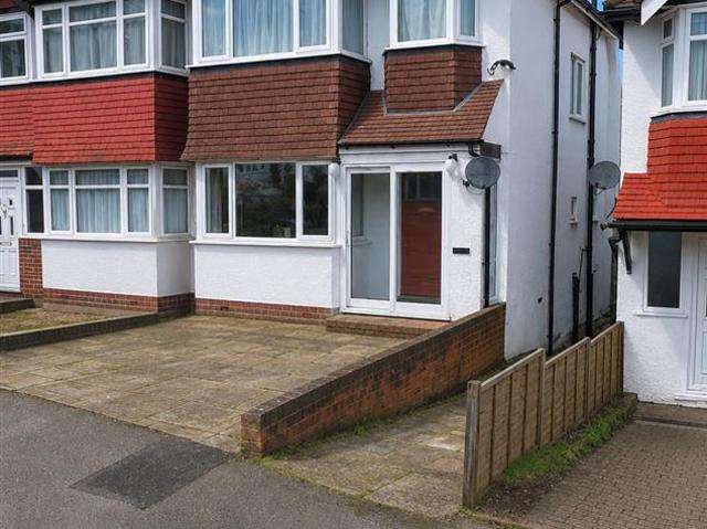 House In Kenmore Road, Kenley Cr8