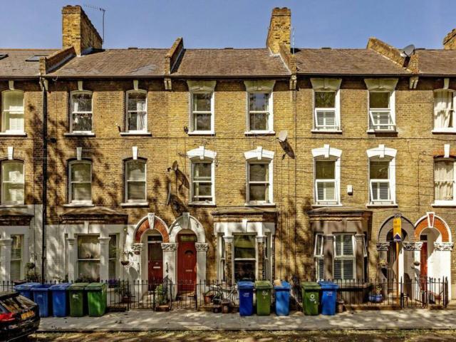 house in Kitson Road